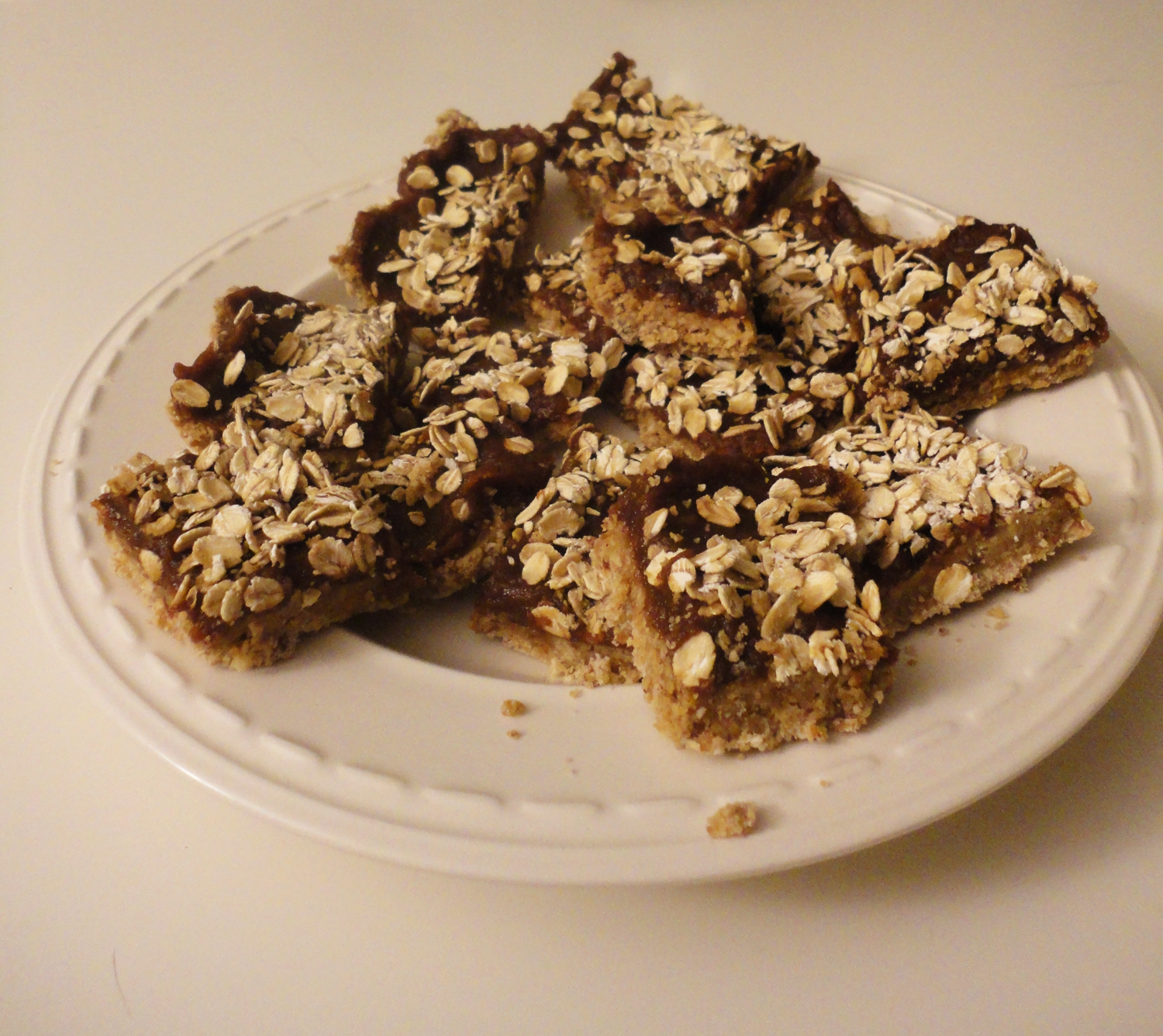 twentyventi: No Bake Vegan Date Squares