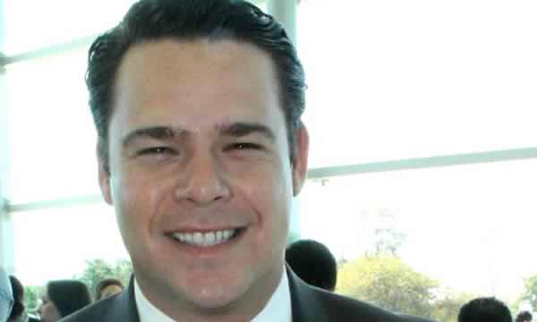 Gobierno de EPN nombra a un ‘Papichulo! en el Imjuve: Roberto Zamarripa ...