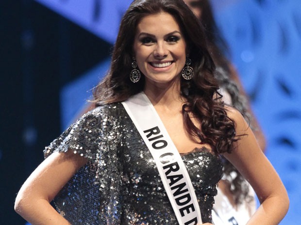 SulBRTV: Adriane Galisteu apresenta o Miss RS 2013