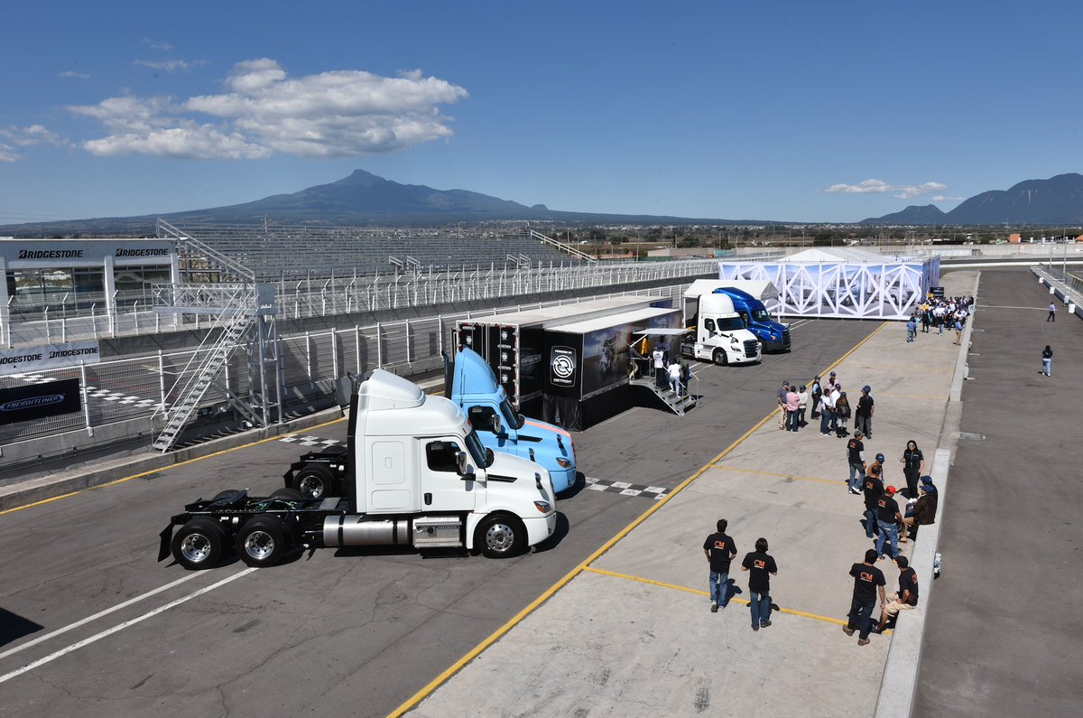 DIECIOCHO RUEDAS: FREIGHTLINER NEW CASCADIA FUE PRESENTADO EN MÉXICO…