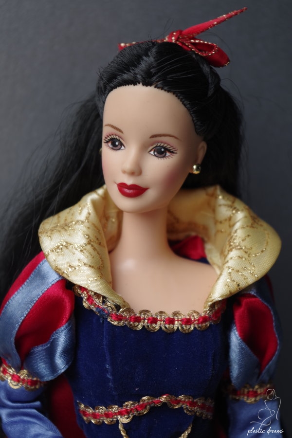 Plastic Dreams Dolls :: Barbie et miniatures: Snow White Barbie Doll