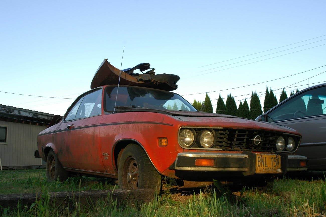 OLD PARKED CARS.: 1974 Opel Manta Rallye.