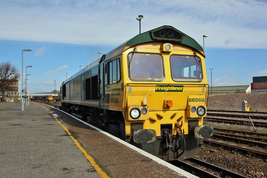 47s and other Classic Power at Southampton: Freightliner at Eastleigh ...
