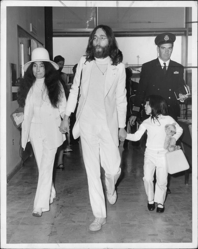 Meet the Beatles for Real: Hand in Hand