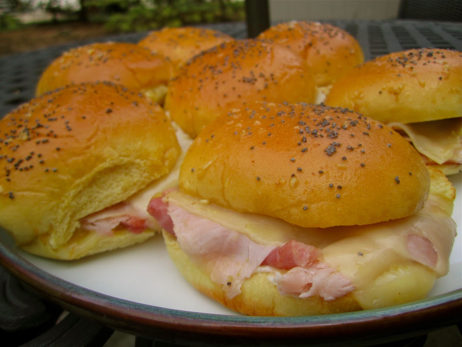 Stephanie Cooks: Ham and Cheese Sliders