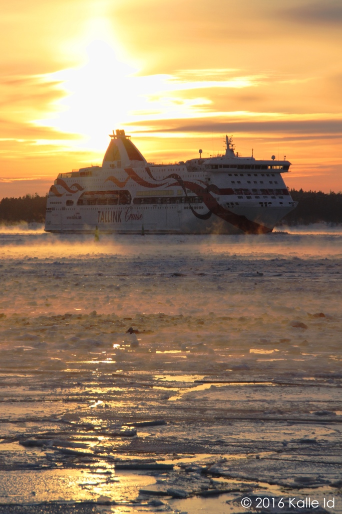 kships: Baltic Queen in Helsinki, 22 January 2016
