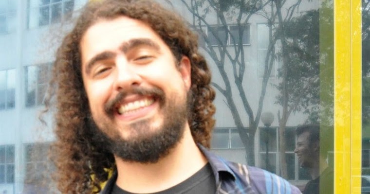 Anunciante Spin: Youtuber científicoi Pirula faz palestra em Goiânia