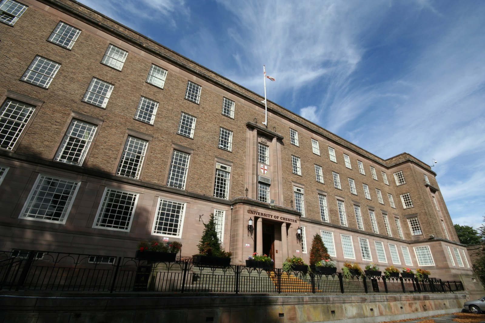 Around Chester: Riverside Campus - the Outside