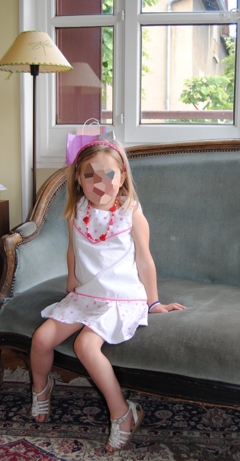 Le blog de By Pimprenelle: Robe fillette à pois roses