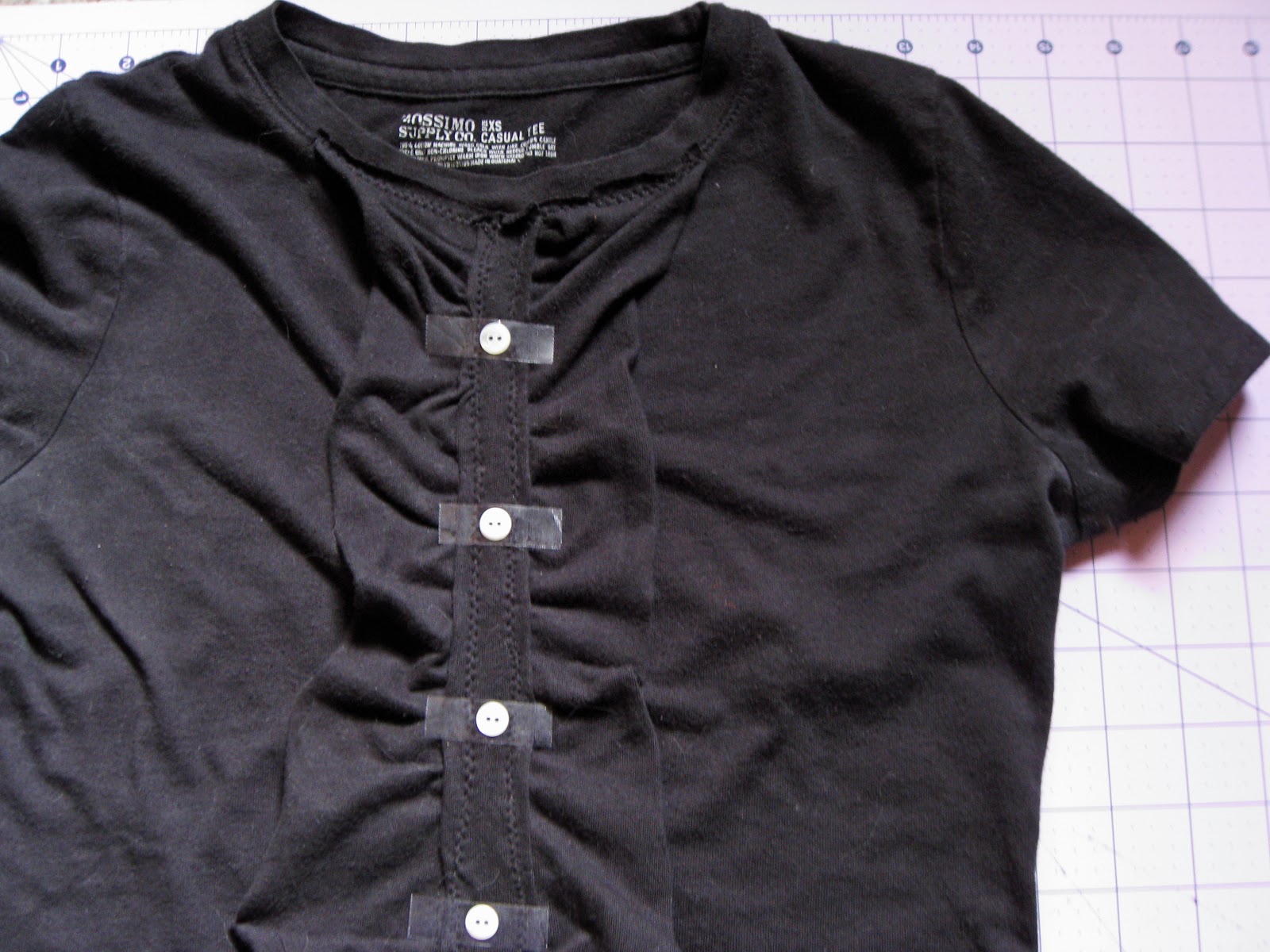 Buttons & Buttercream |: T-shirt reconstruction