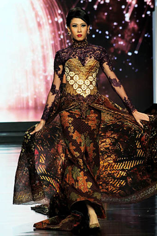 TREN GAYA REMAJA TERBARU: gaun batik anne avantie