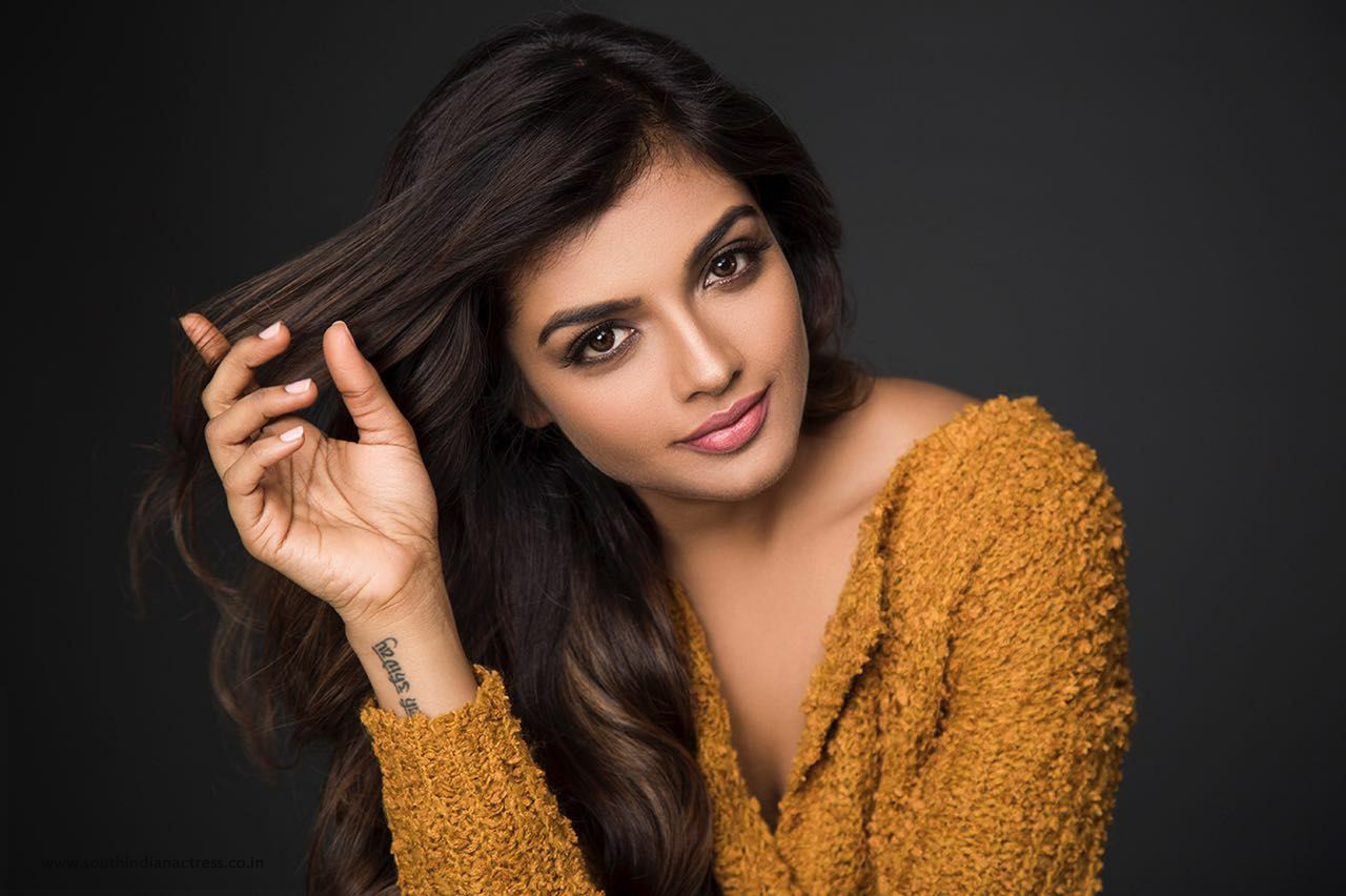 Ashna Zaveri Latest Hot Photoshoot 2017 - South Indian Actress