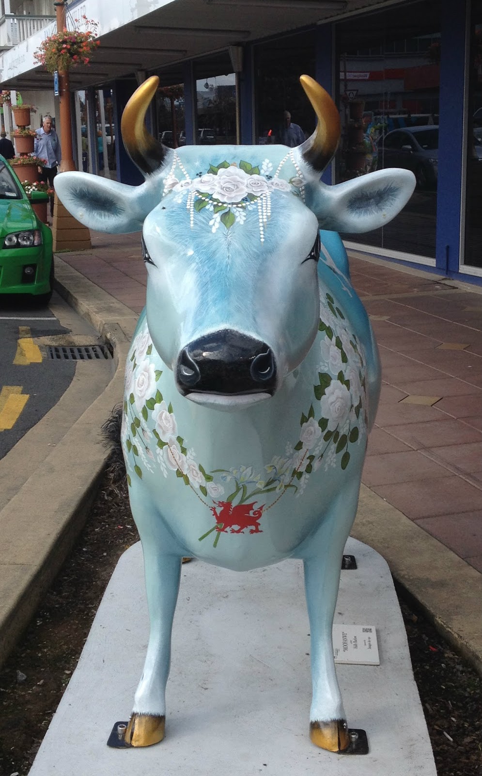 Roses, Lace and Brocante: Blue cows in Morrinsville