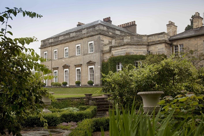 Mix and Chic: Book review- The English Country House!