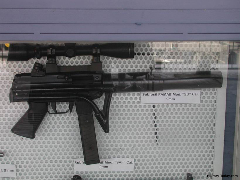 Defensa y Armas: Subfusil FAMAE SAF (Chile)