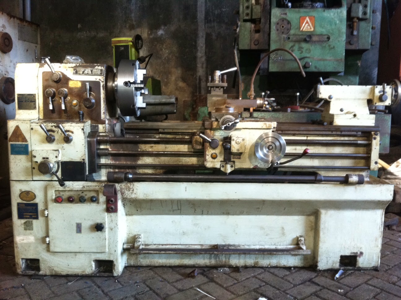 Jual Mesin Bubut Bekas: 2015 Jual Mesin Bubut Bekas: 2015