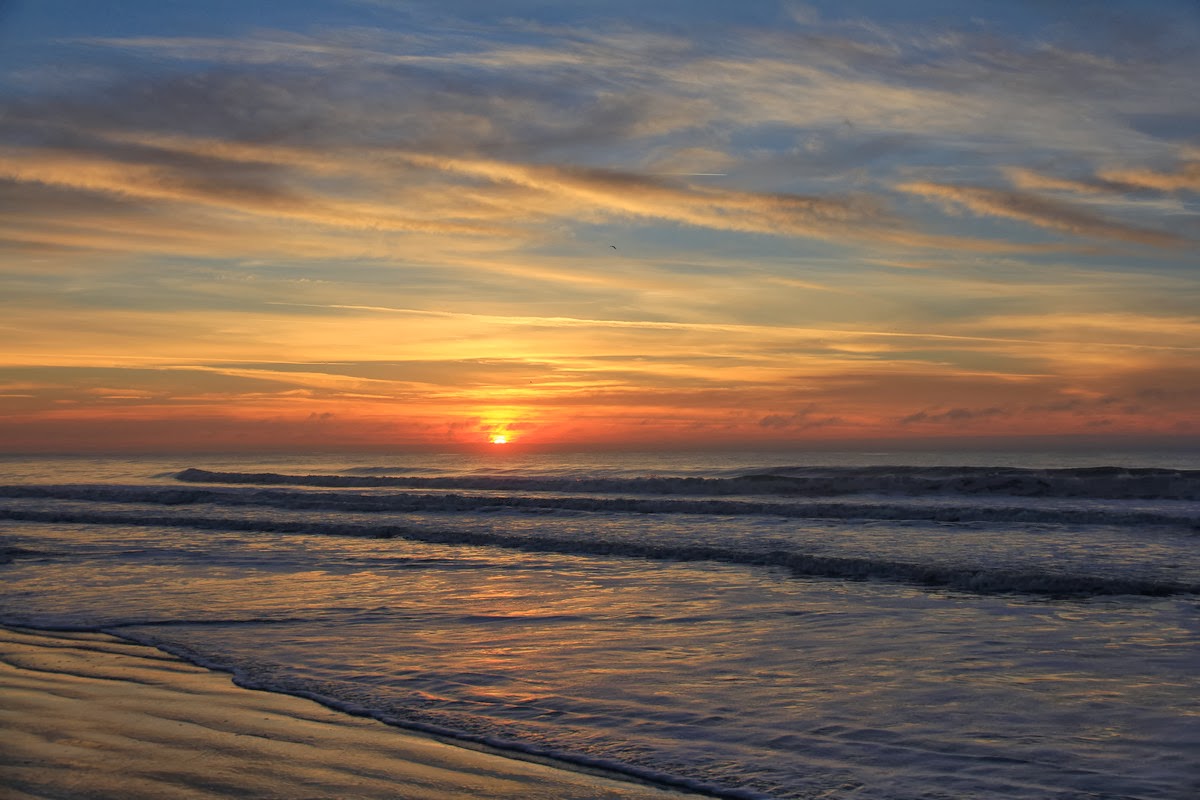 Living Easy Traveling Places Having Fun : a pretty early morning Sun at ...