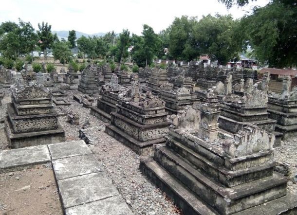 60 Model Kijing Makam Kuburan Islam, Kristen, Katolik Terbaru - Model ...