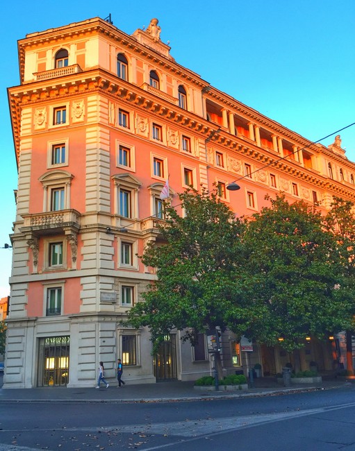 A la búsqueda de un buen restaurante italiano en la Via Veneto de Roma