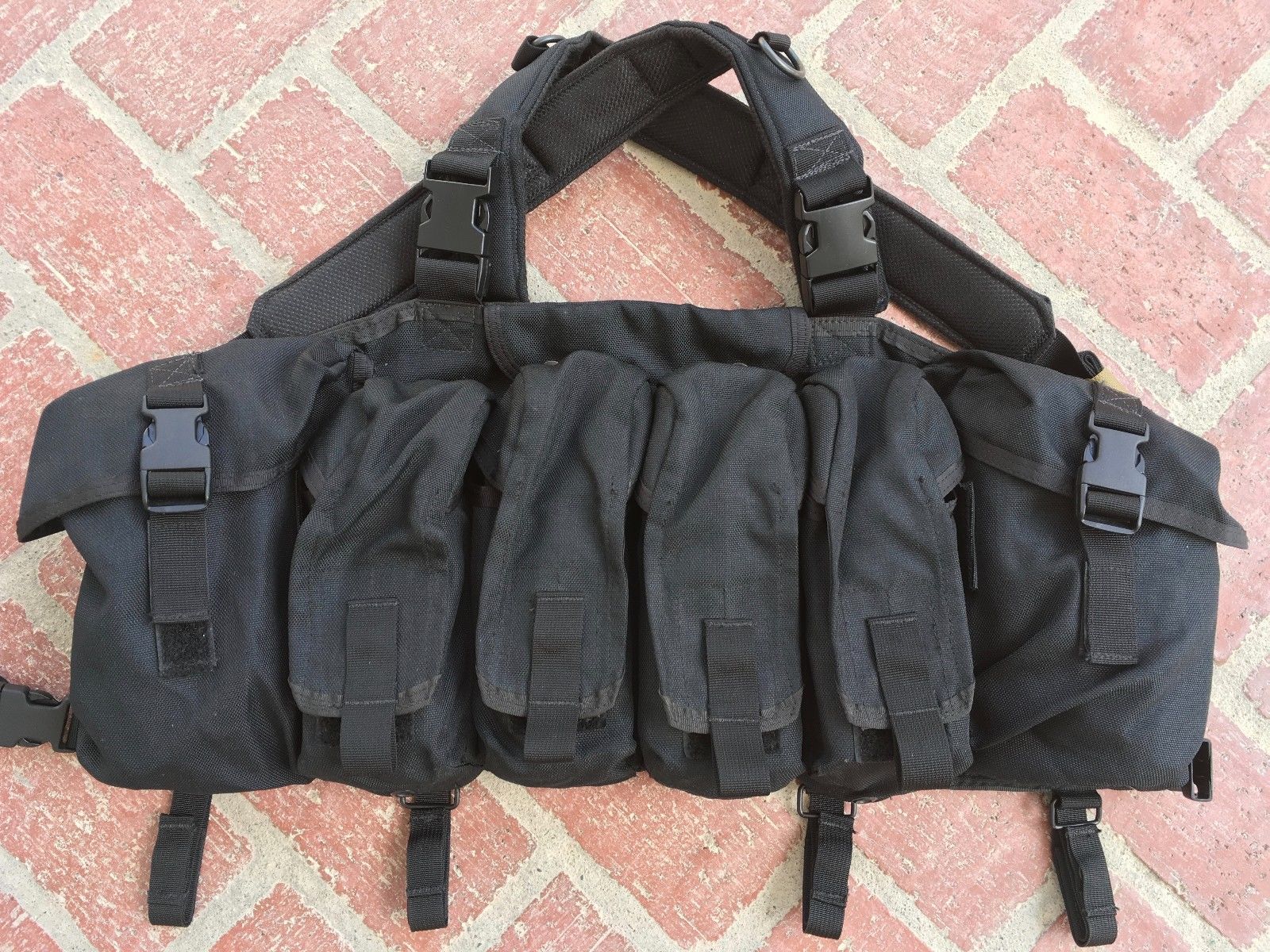 Webbingbabel: Eagle Industries SF30-AK Chest Rig Black