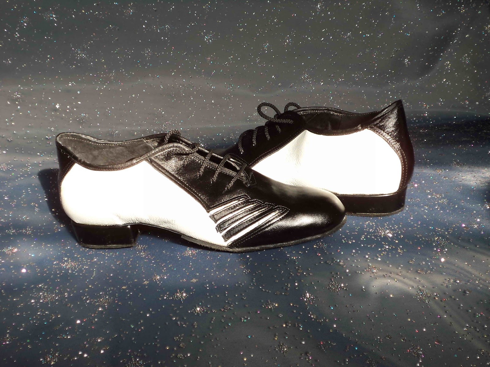 DANCE-THEATER - XOROS/THEATRO (ΧΟΡΟΣ-ΘΕΑΤΡΟ--ΠΑΠΟΥΤΣΙΑ ΧΟΡΟΥ ): Tango shoes