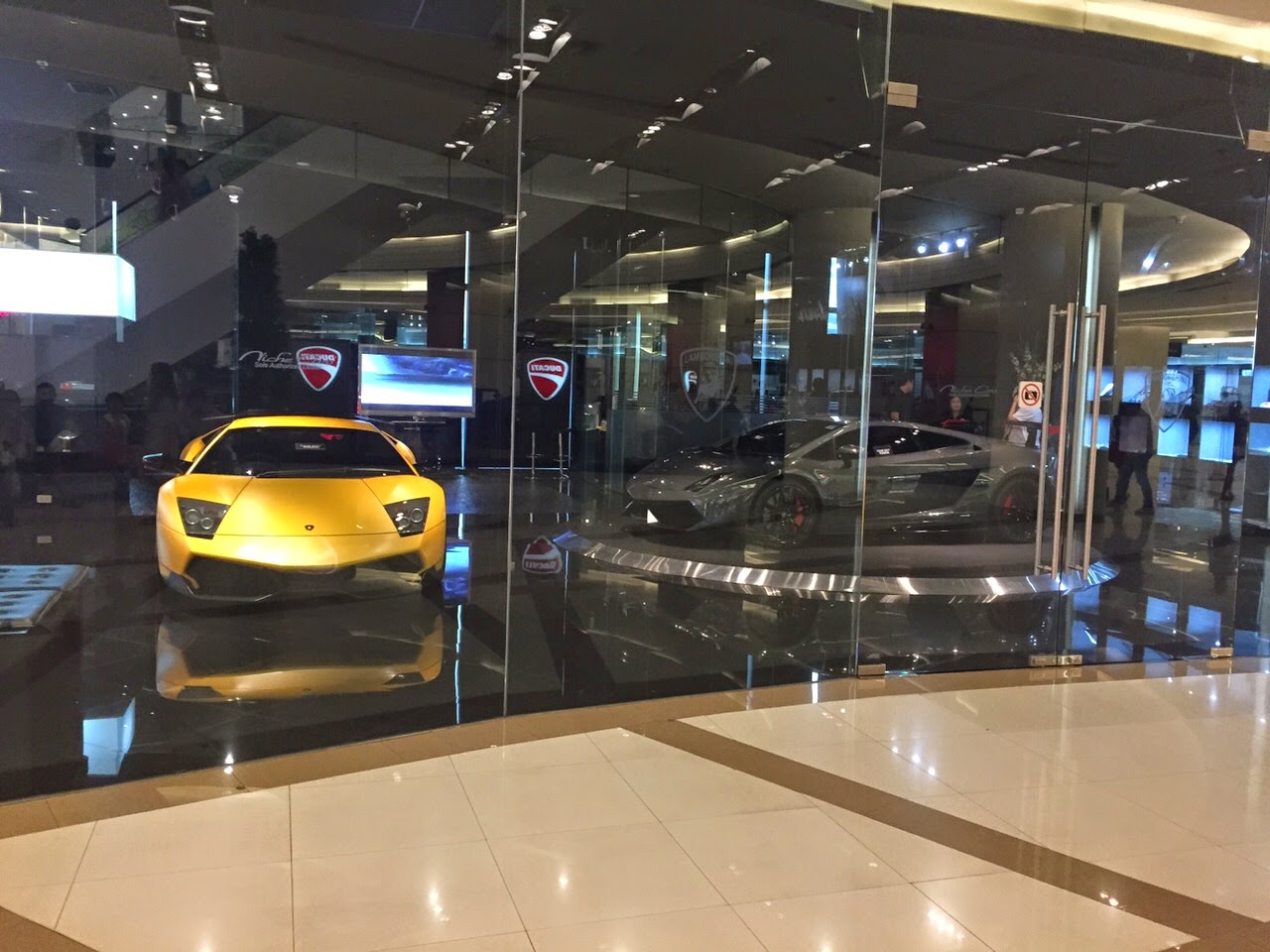 brunei-er34.blogspot.com: Siam Paragon Car Showcase