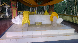 KELUARGA PAJAR, PARIMBUNIS: ZIARAH MAKAM DAENG CHELAK / DAENG MEREWAH ...