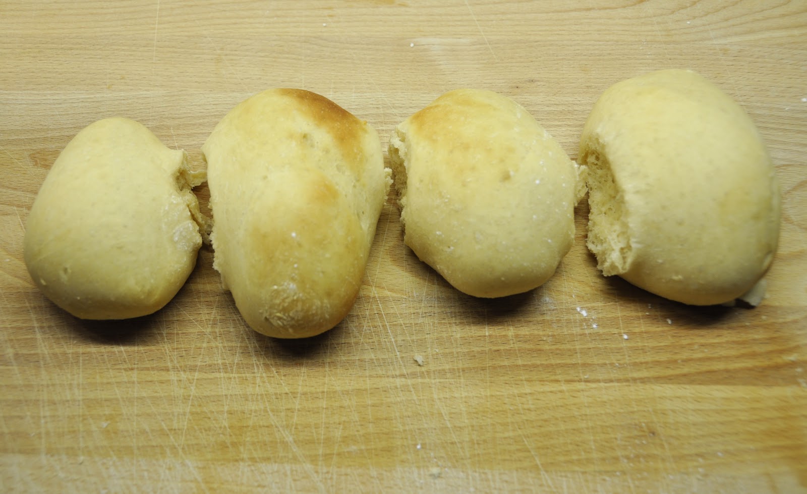 Laura's Bakes and Makes: Iced Buns