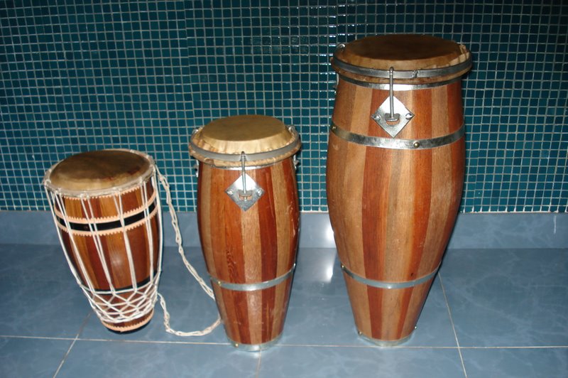Templo de Umbanda Flor de Lotus: Atabaques