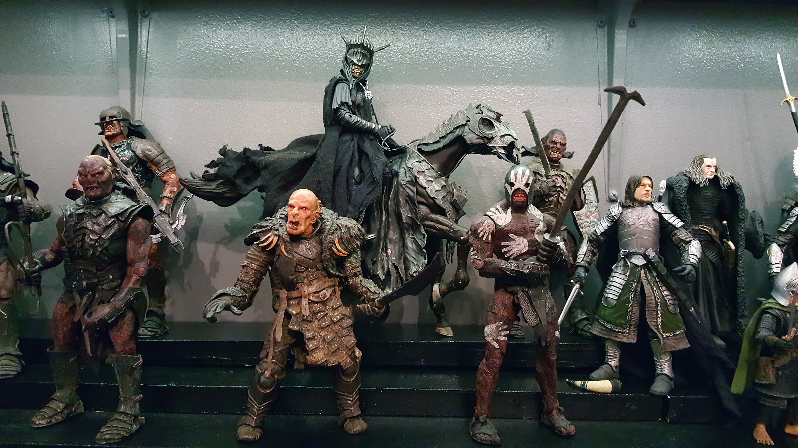 The Outer Heaven: The Lord of the Rings Display