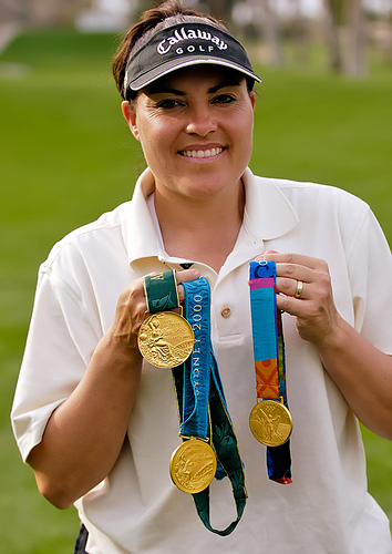 Sports star: Lisa Fernandez Soft Ball Player Profile,Biography And Pictures