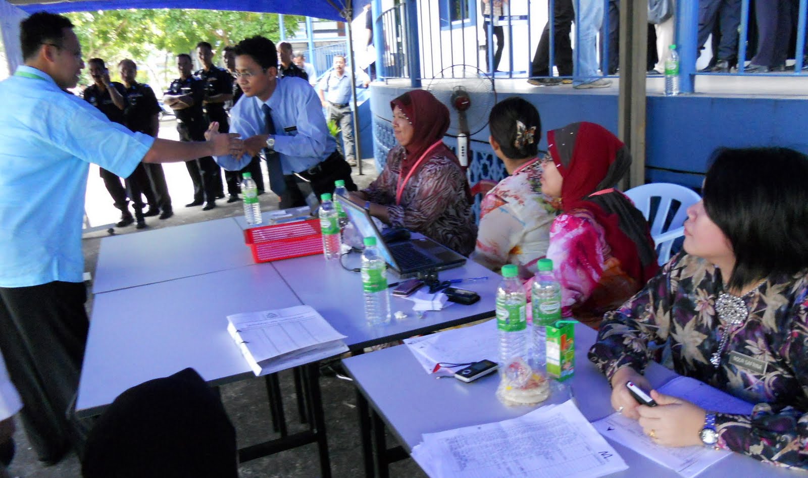 Calon N.08 Satok - Ahmad Nazib Johari: Lawatan Calon Pusat Undi Pos IPK ...