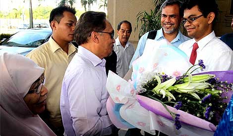 JKKK(P) Kota Sarang Semut: PATUT WAN AZIZAH MENJELING TAJAM...!!!