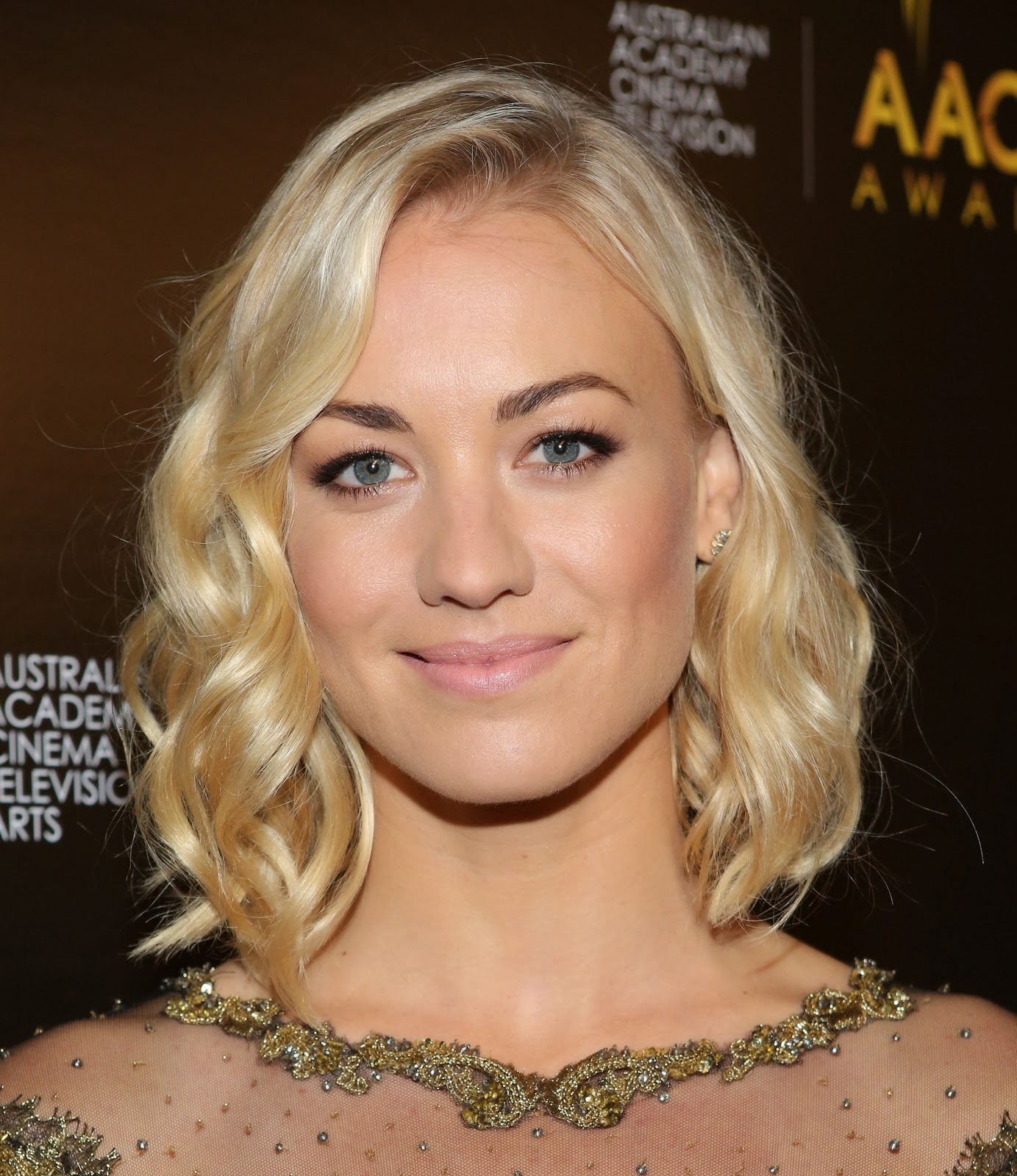 Australian actress Yvonne Strahovski HD Pictures & Profile - HD Photos