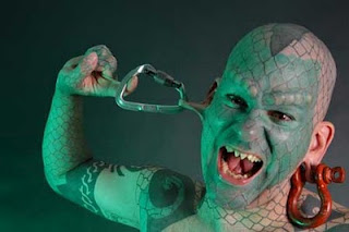 7 The people who look strange and scary world