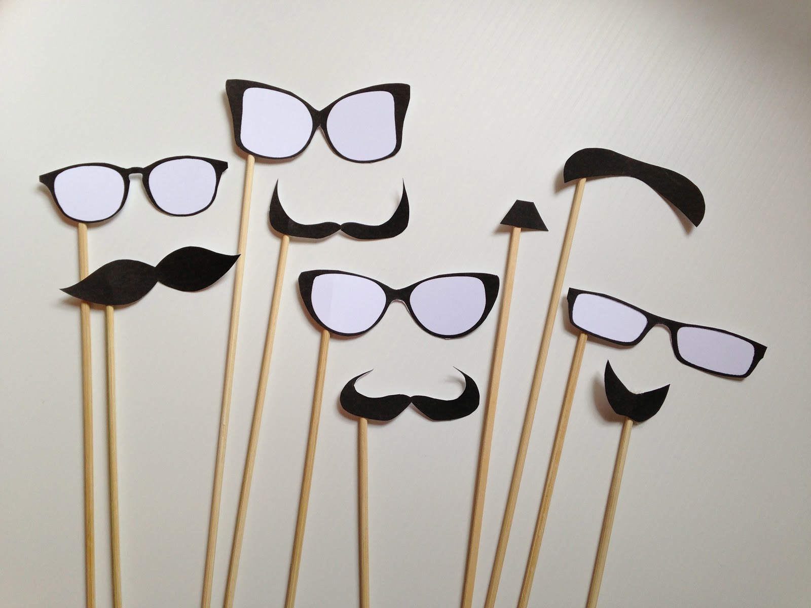 MY LITTLE PARTY PLANNER: DYI Photo booth props