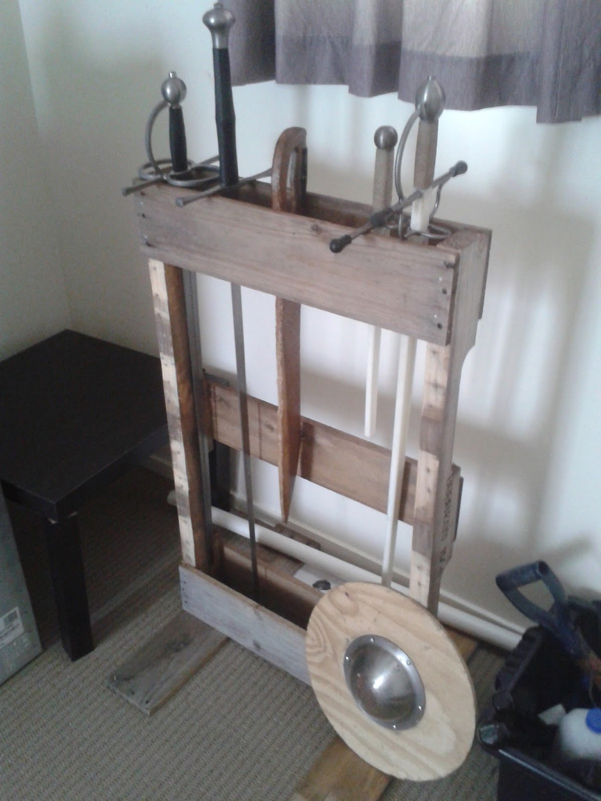 Kit mod: budget club sword rack