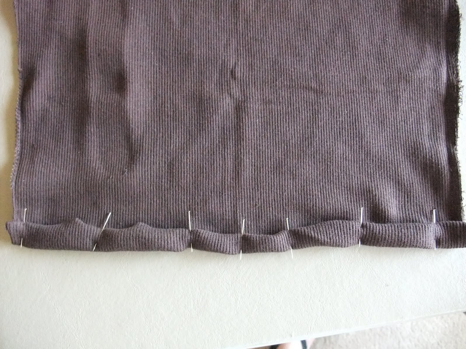 Stacy's How-to Tutorials!: Sewing Tutorial: How to make an overlay ...