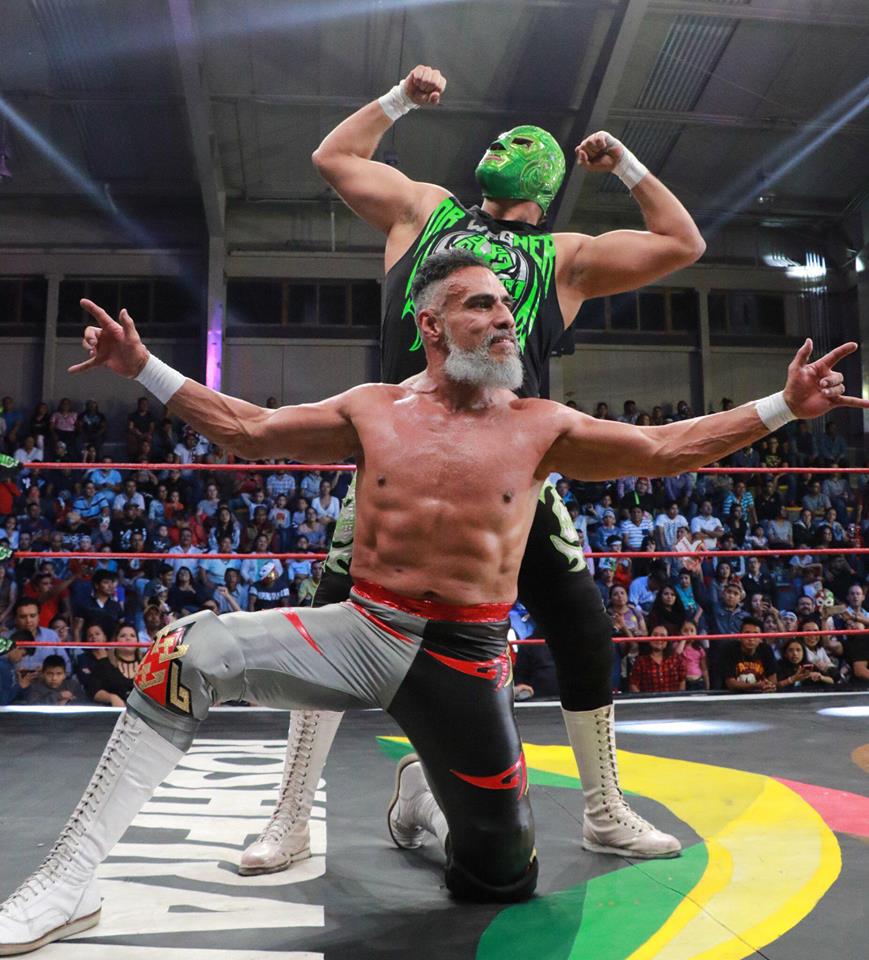 Luchadores de Lucha Libre: Rey Wagner and El Hijo de Dr. Wagner Jr
