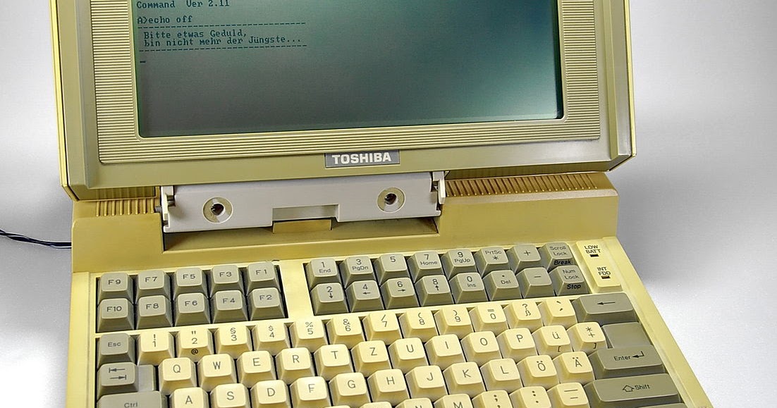 Toshiba T1100 – The World’s First Laptop PC ~ Vintage Everyday