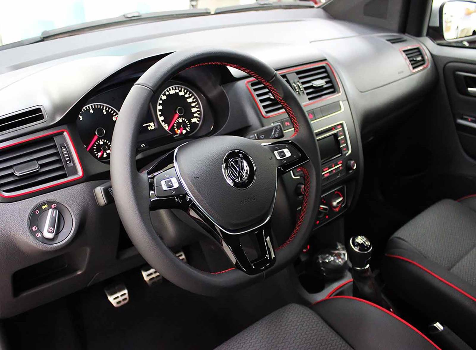 JORNAL PONTO COM: VW Fox Rock in Rio 2016 pode vir sem faixas decorativas