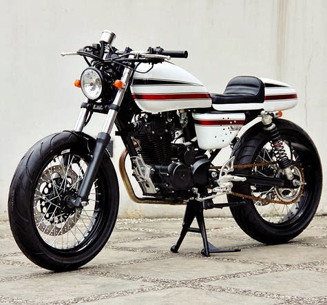 Modifikasi Honda Tiger Ala Cafe Racer | Modifikasi Honda | CB150R ...