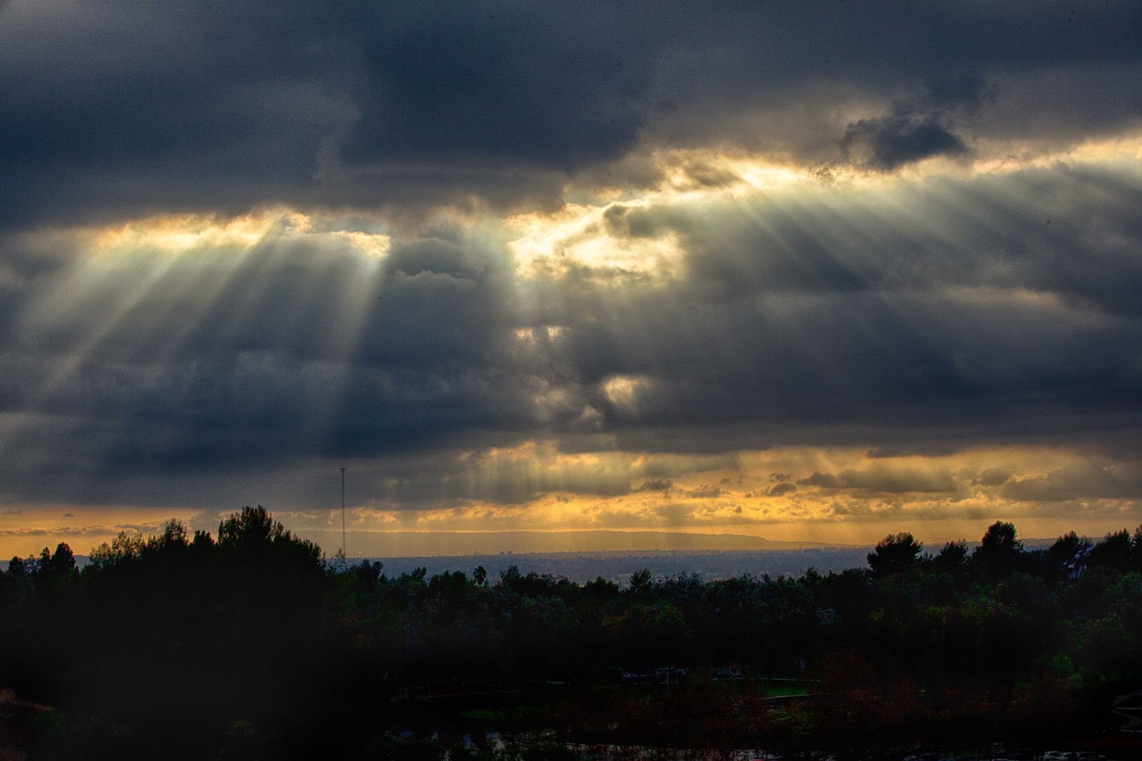 Spare Parts and Pics: Light Rays Through the Clouds