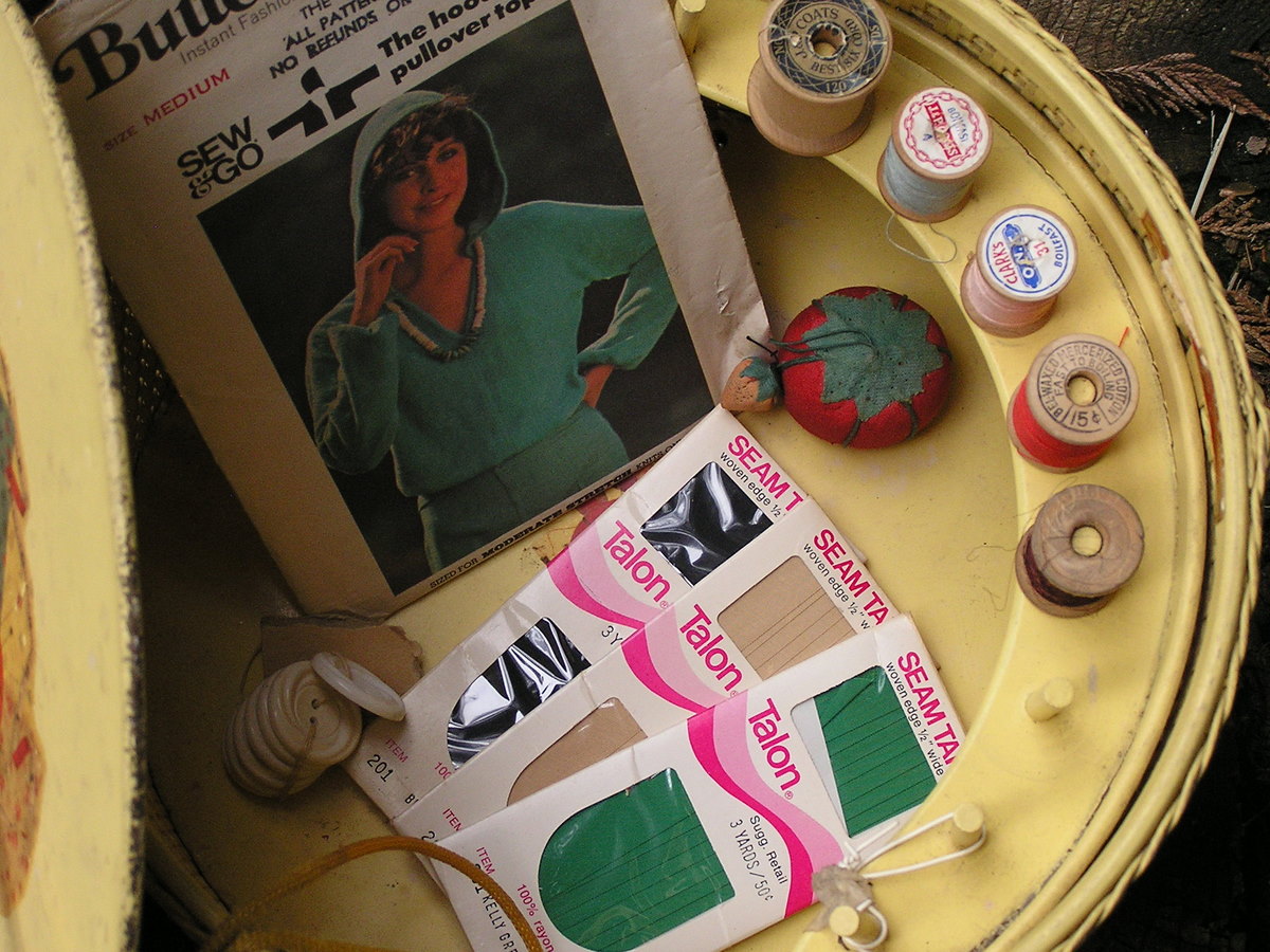 Accordion To Kellie: In the Shop | Vintage Sewing Collection