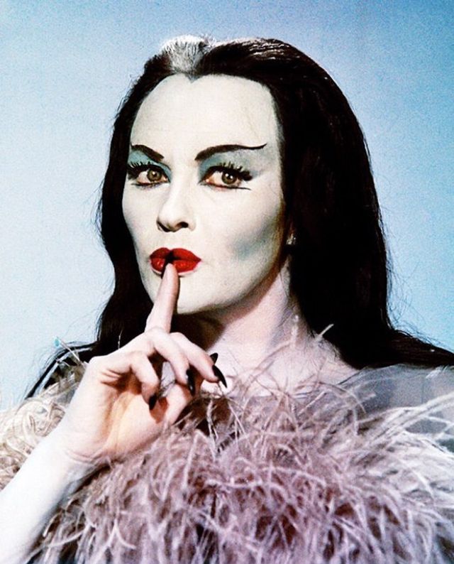 Amazing Color Photos Of Yvonne De Carlo As Lily Munster In The Hit Sitcom The Munsters