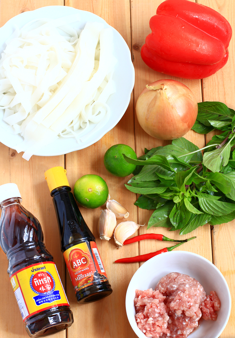 Pad kee mao / drunken noodles / spicy Thai stir-fried noodles