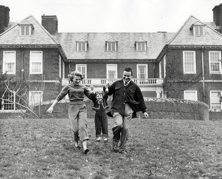 MATRIXSYNTH: Raymond Scott in Self-Built Studio - 1950s