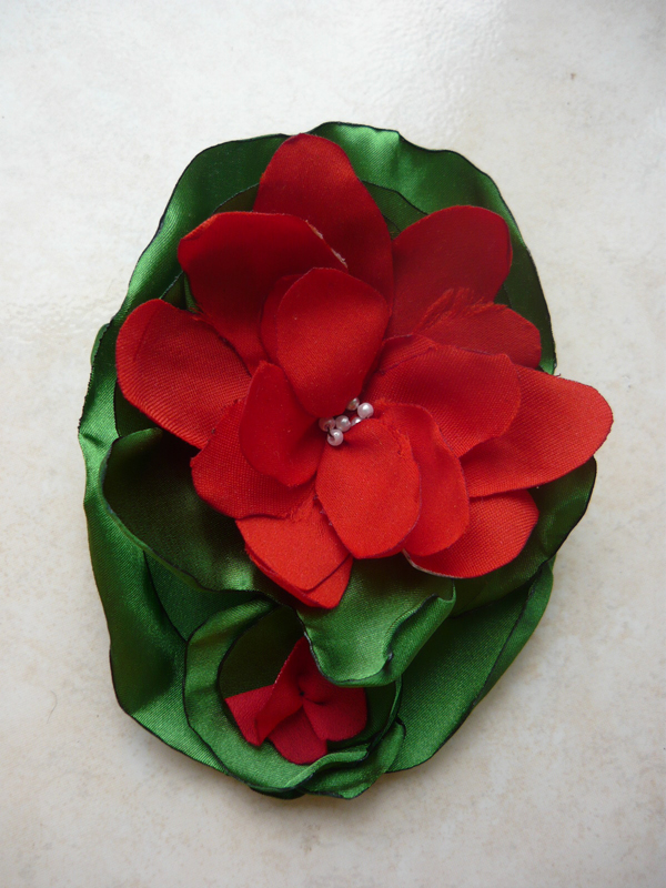 Manu Bijoux: Brose "Flori de vara" din material textil