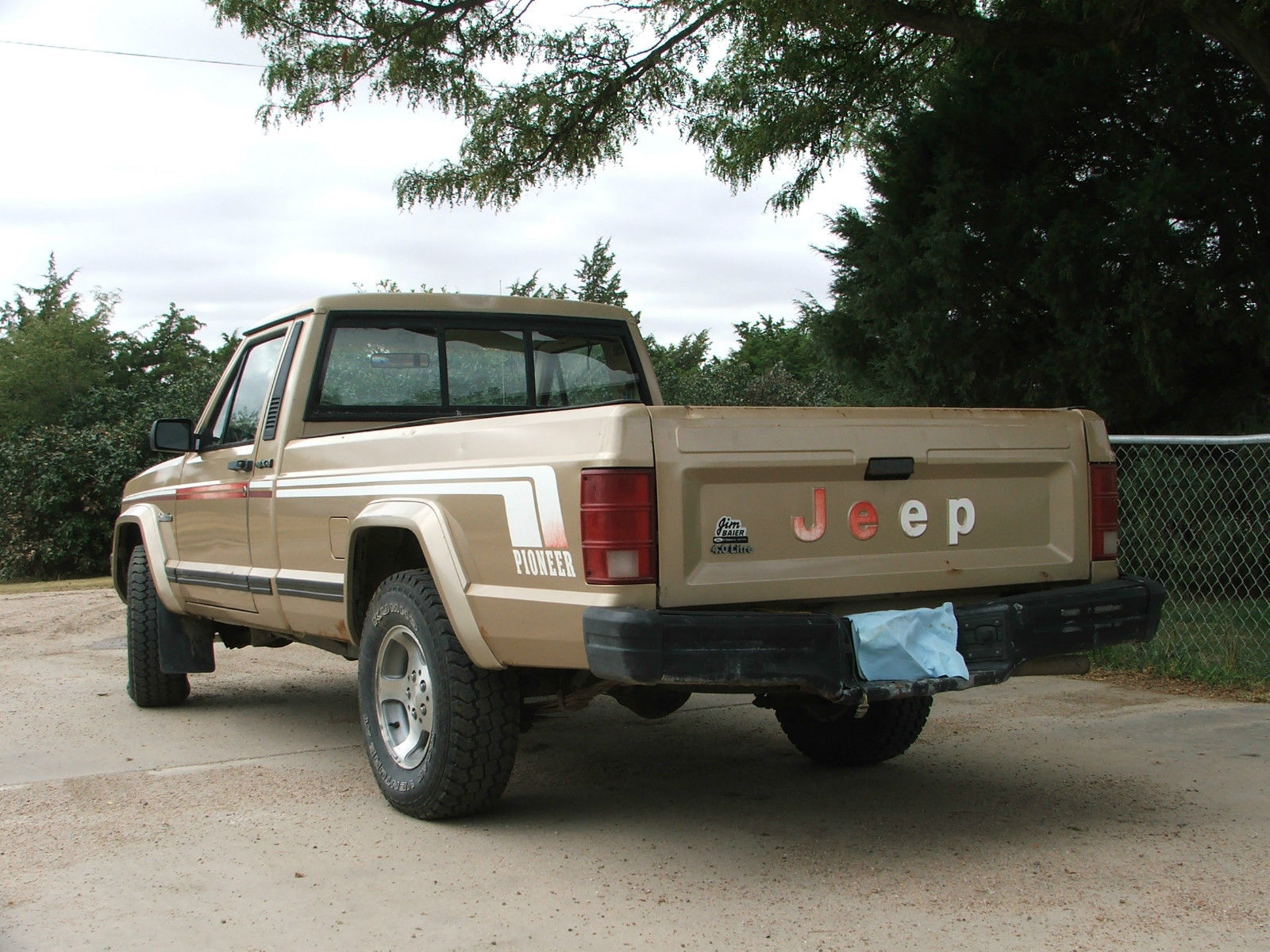 Pioneer Longbed: 1989 Jeep Comanche MJ - DailyTurismo