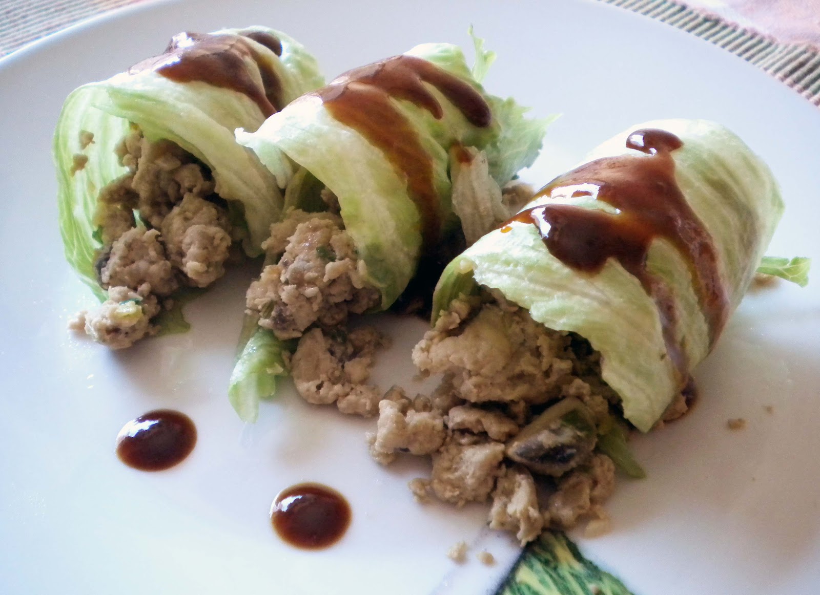 Shogun's Kitchen: ΡΟΛΑ ΜΑΡΟΥΛΙΟΥ ΜΕ ΚΟΤΟΠΟΥΛΟ (生菜包鸡)